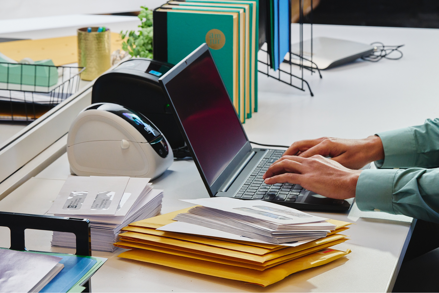 UPS Worldwide Express: Fast Global Shipping | Stamps.com